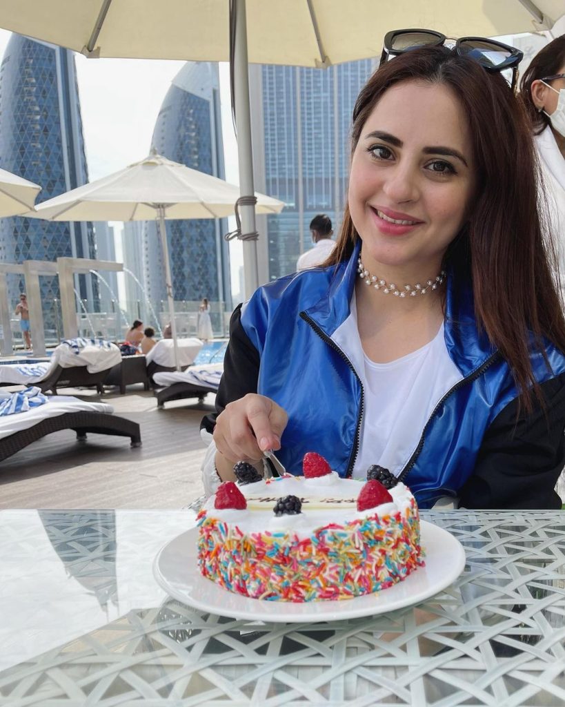 Fatima Effendi Celebrates Her Birthday In Dubai | Reviewit.pk