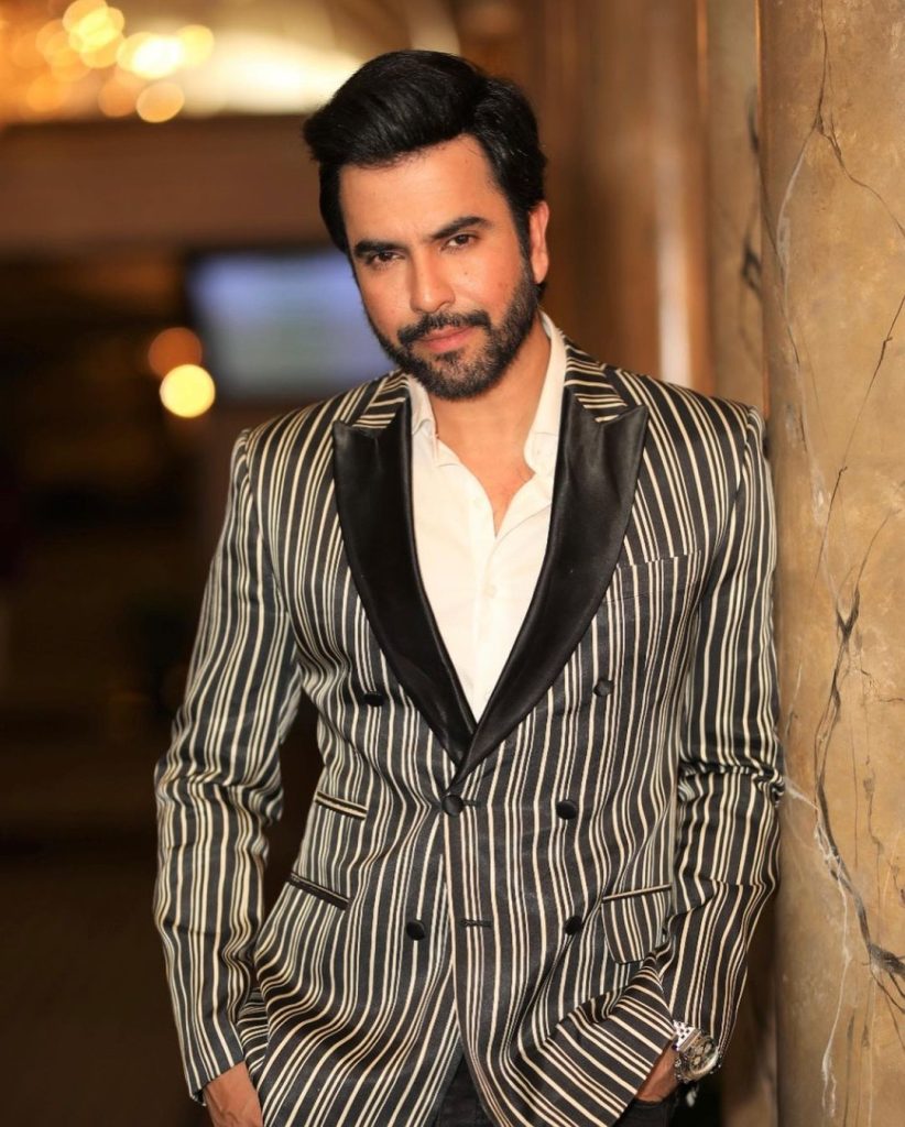 Junaid Khan's Recent Travelling Pictures From New York | Reviewit.pk