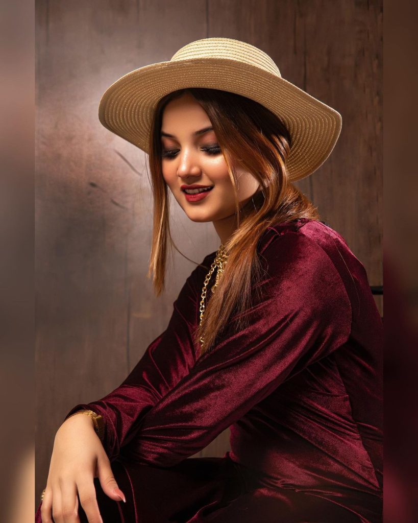 TikToker Rabeeca Khan's Latest Dazzling Pictures | Reviewit.pk