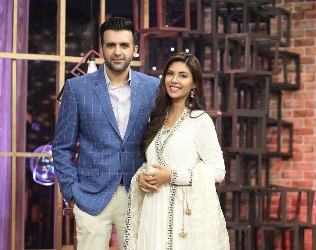 Sunita Marshall And Family Vacationing In Sri Lanka | Reviewit.pk