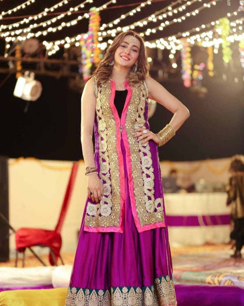 Suzain Fatima's Latest Bewitching Clicks | Reviewit.pk
