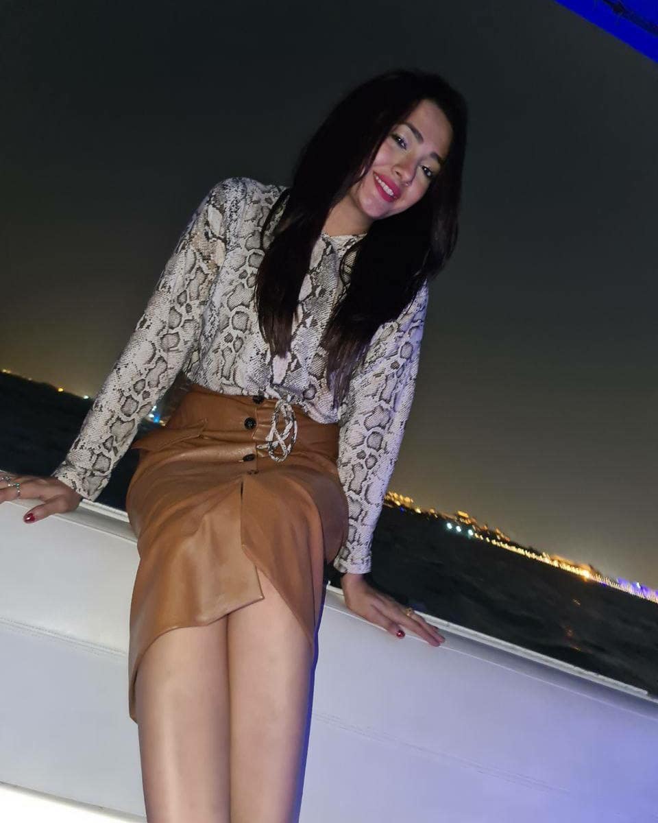 Suzain Fatima's Latest Bewitching Clicks | Reviewit.pk