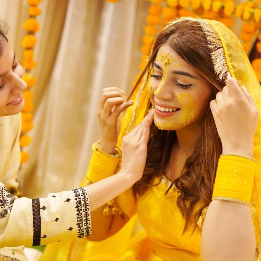 Dr. Madiha And Mj Ahsan Mehndi And Mayoun Pictures | Reviewit.pk
