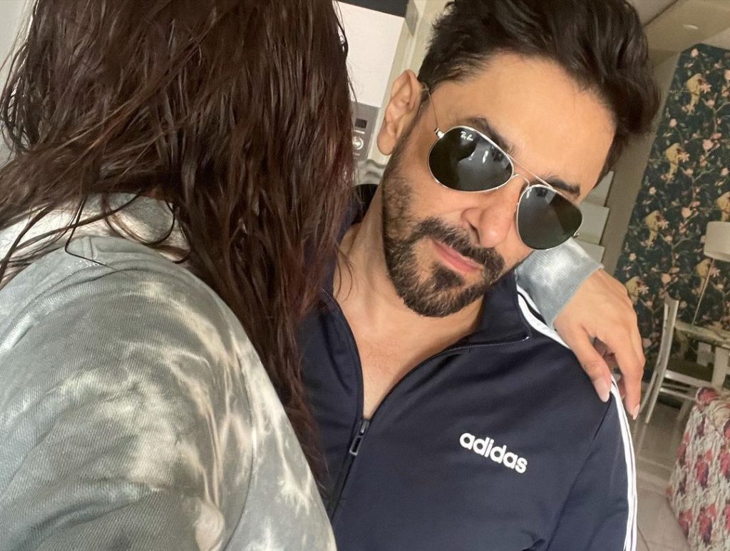 Netizens Criticize Mani on His Relationship Advice | Reviewit.pk