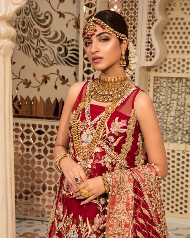 Kinza Hashmi Looks Gorgeous In Latest Bridal Shoot | Reviewit.pk