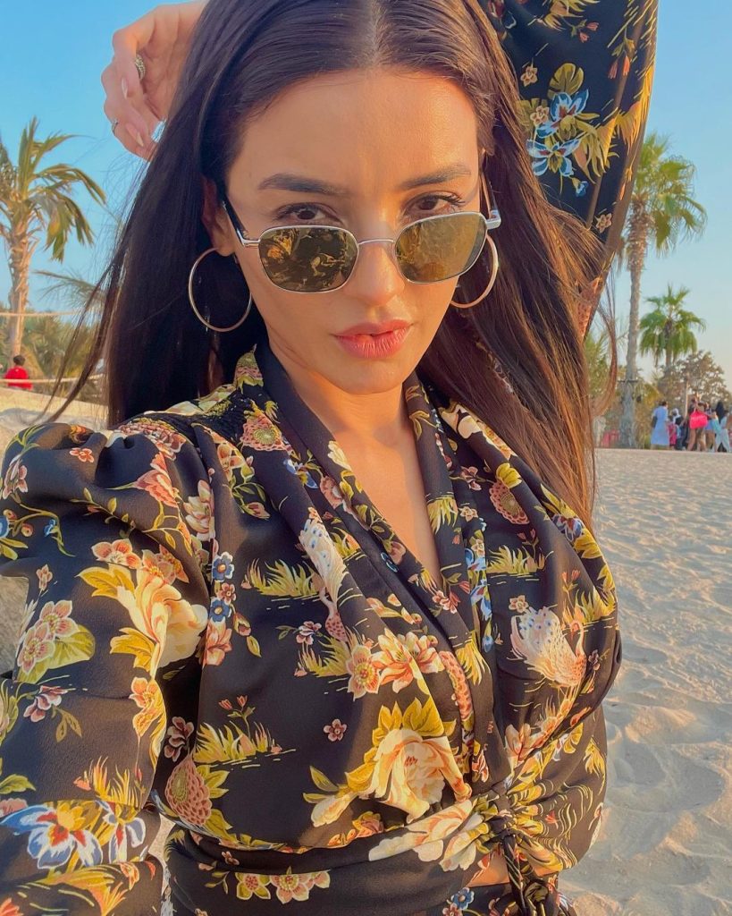 Sadia Khan Looks Stunning In These Latest Clicks From Dubai | Reviewit.pk