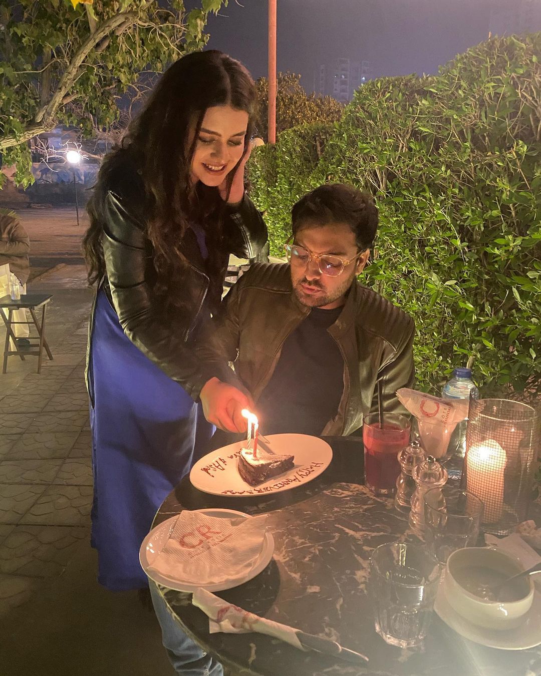 Zara Noor Abbas & Asad Siddiqui Celebrate 4th Anniversary | Reviewit.pk