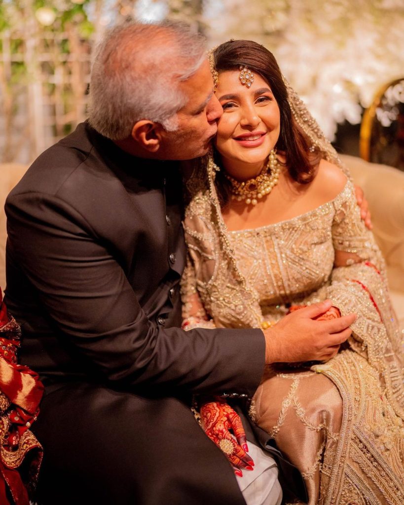 Areeba Habib's Star-Studded Shendi - HD Pictures | Reviewit.pk