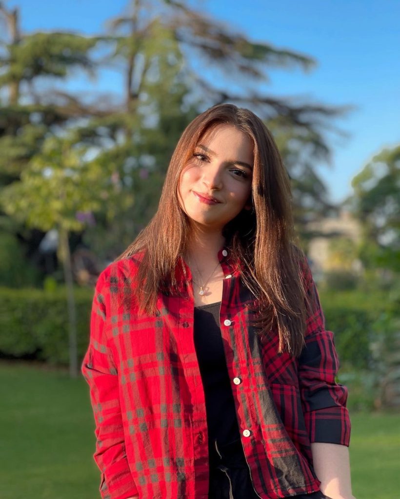 Dananeer Mobeen Shares A Heartwarming BTS Video From The Set Of Sinf ...