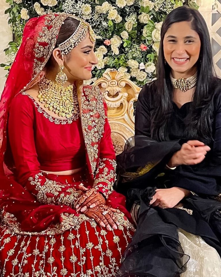 Hiba Bukhari And Arez Ahmed's Wedding Pictures | Reviewit.pk