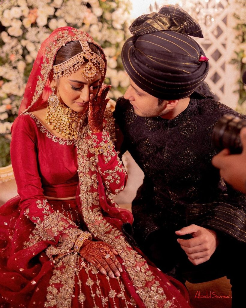 Hiba Bukhari And Arez Ahmed's HD Wedding Pictures | Reviewit.pk