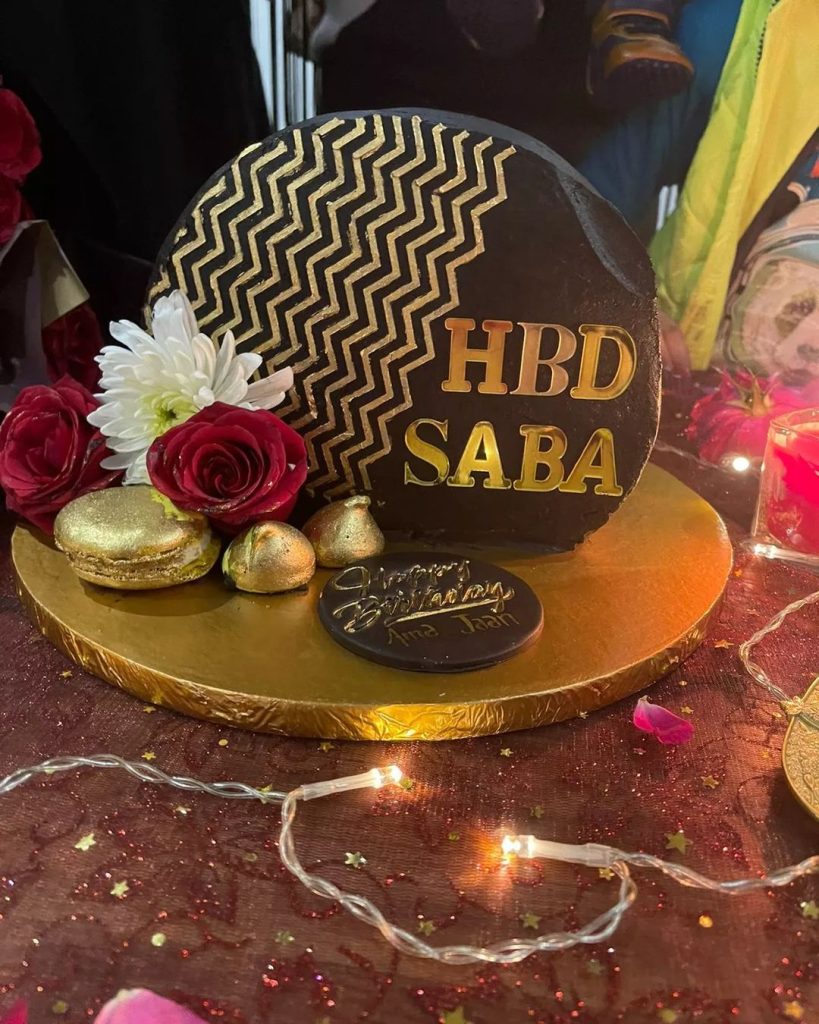 Actress Saba Faisal's Birthday Celebration | Reviewit.pk