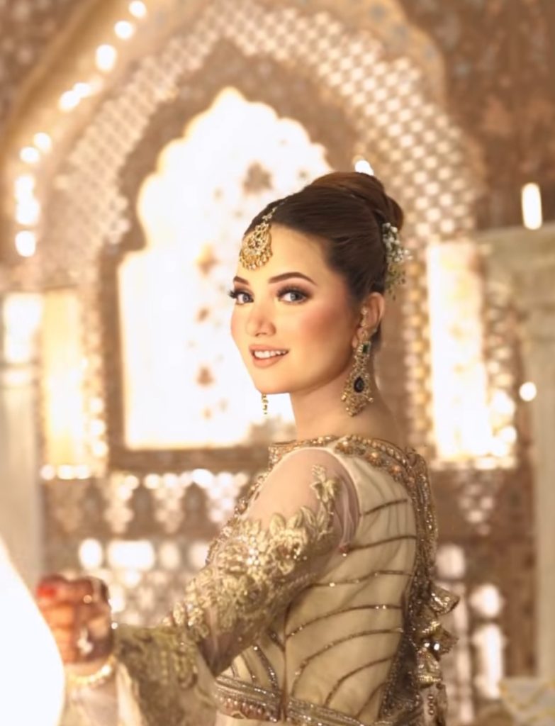 Rabeeca Khan Dons Perfect Off White & Gold Embellished Outfit | Reviewit.pk