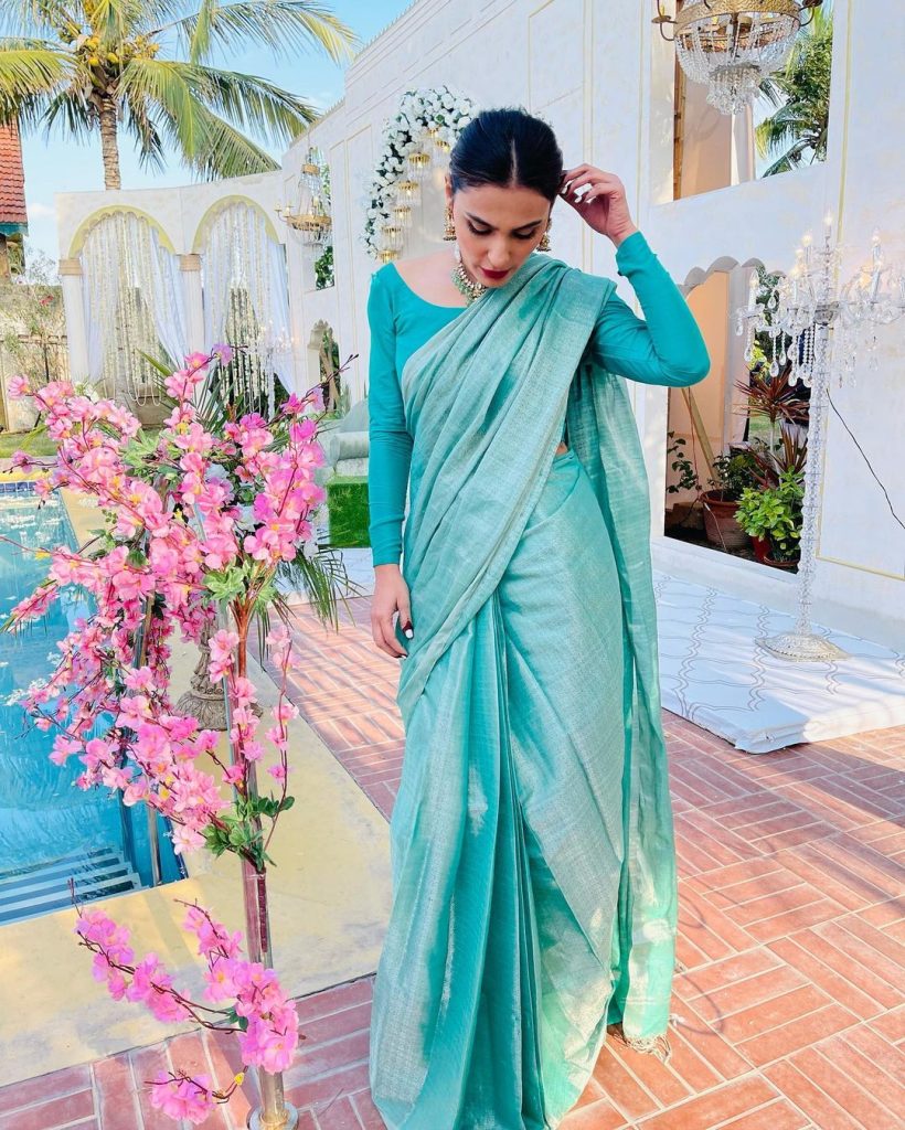 Sadia Ghaffar Shares Adorable Pictures With Daughter From Saboor's ...