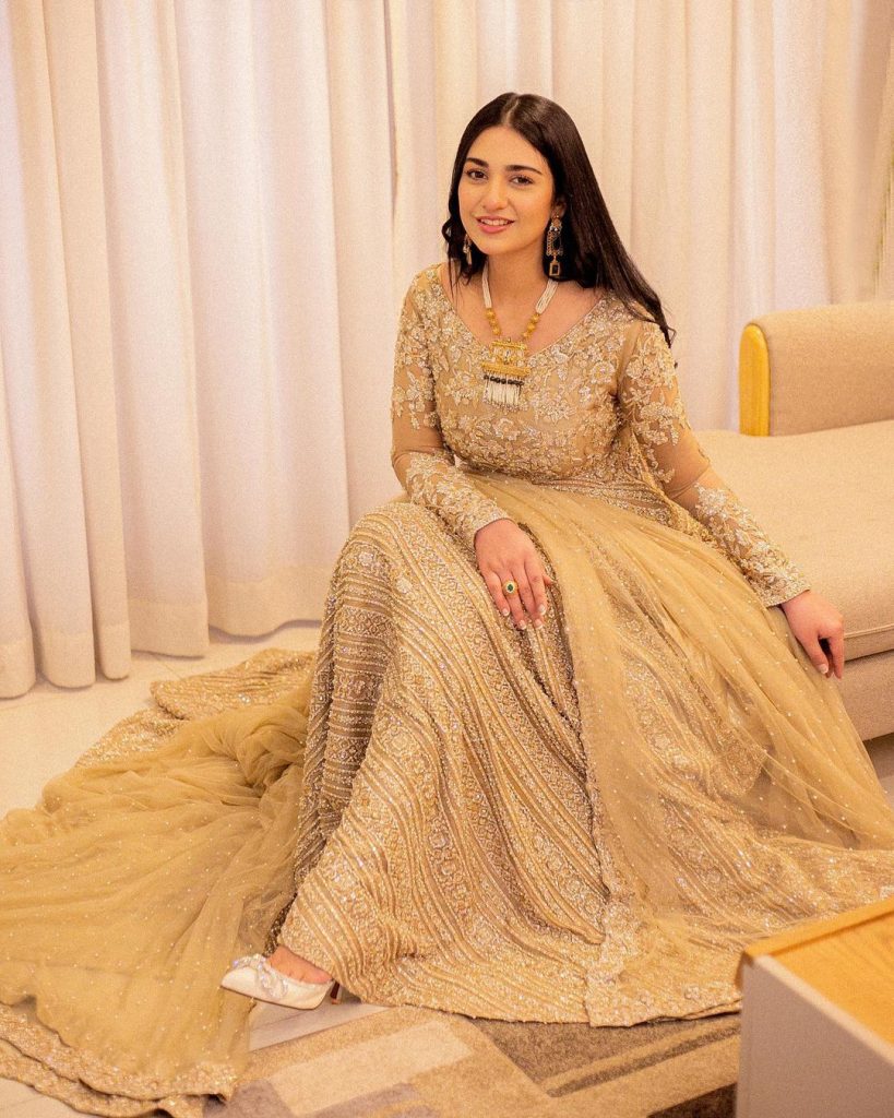 Kinza Hashmi And Sara Khan Stun In Arfa Malik | Reviewit.pk