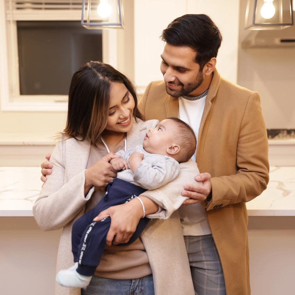 Zaid Ali's Beautiful Family Pictures With Wife And Son | Reviewit.pk