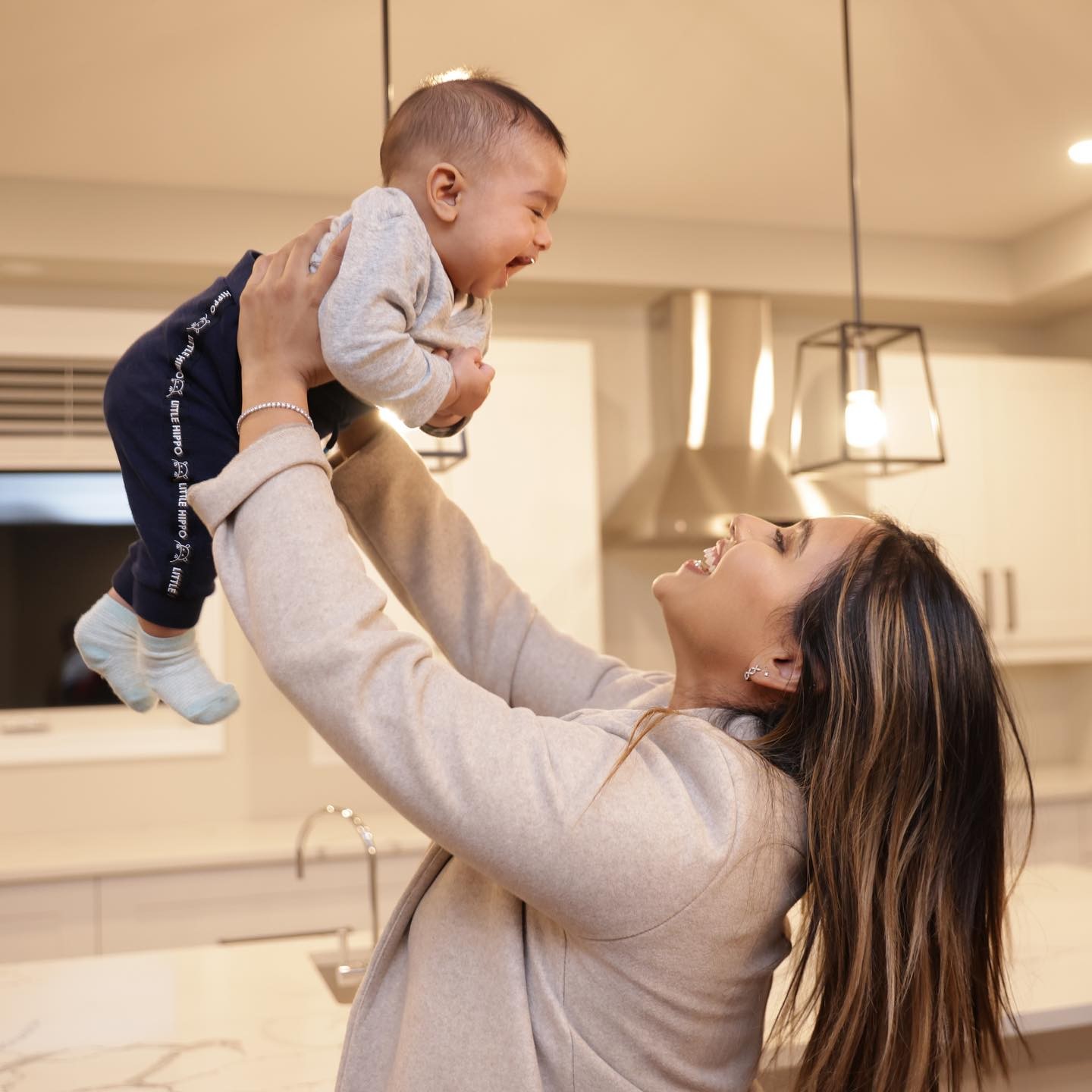Zaid Ali's Beautiful Family Pictures With Wife And Son | Reviewit.pk