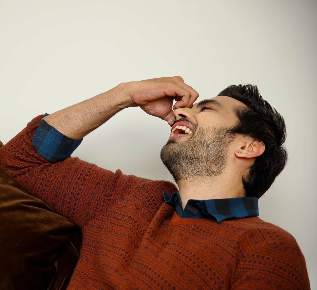 Fiza Shiza Famed Actor Hasan Khan Blessed With A Baby Boy | Reviewit.pk