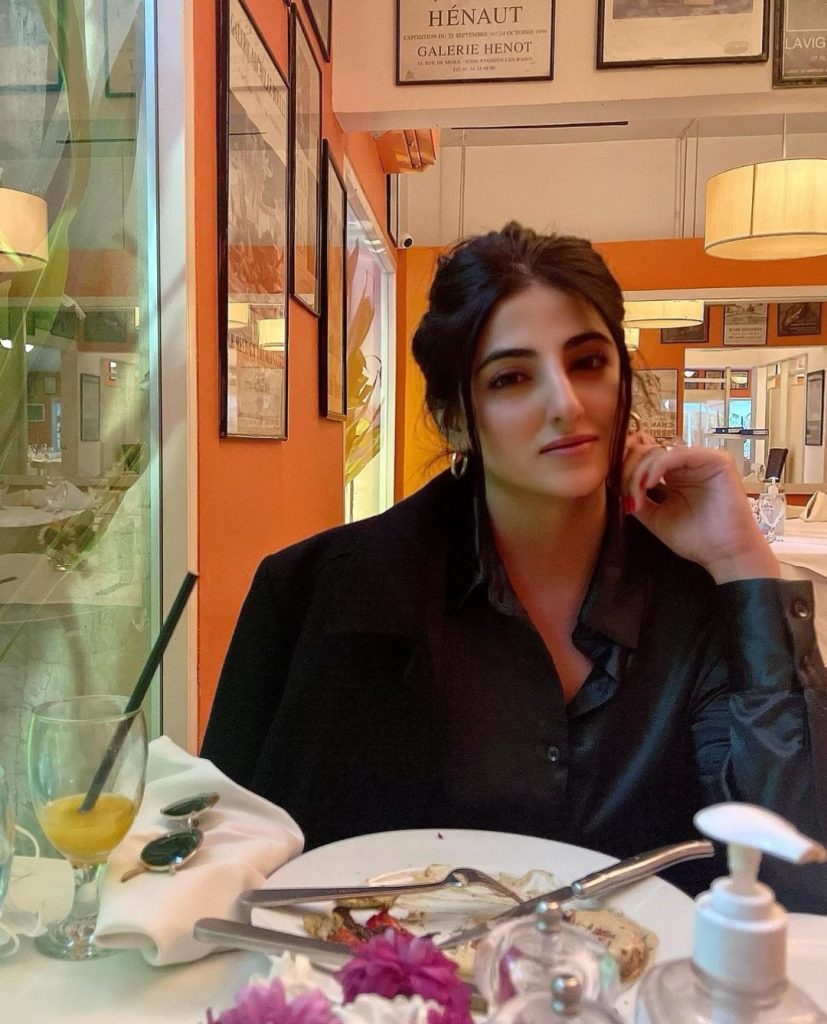 Fatima Sohail Latest Pictures with Son | Reviewit.pk