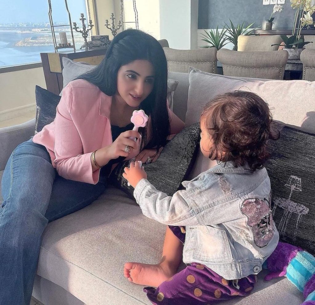Fatima Sohail Latest Pictures with Son | Reviewit.pk