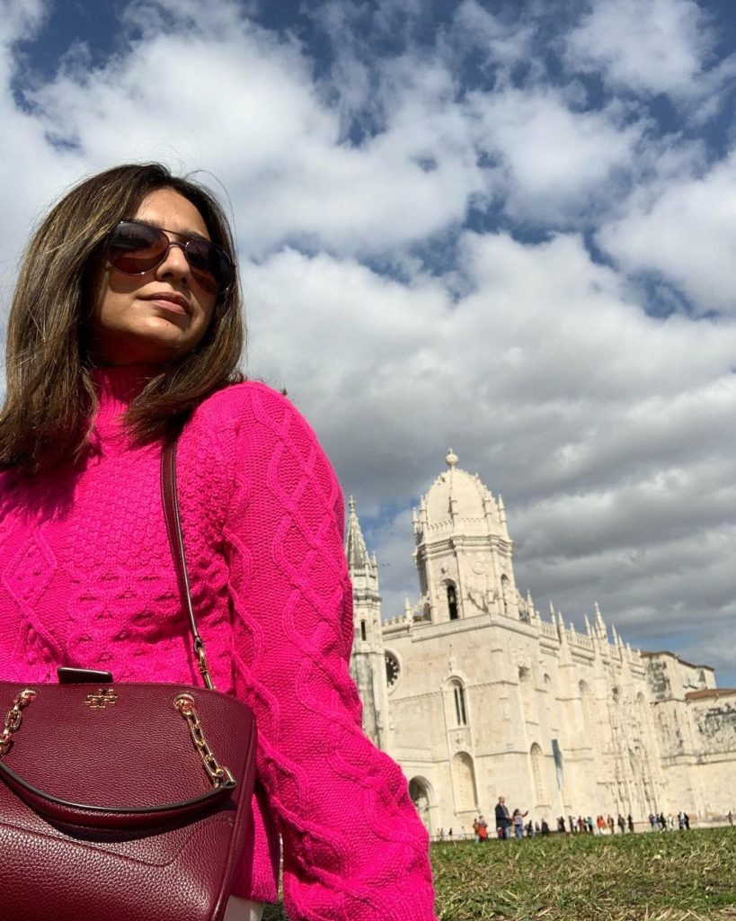 Anchor Maria Memon Dazzling Pictures From Europe | Reviewit.pk