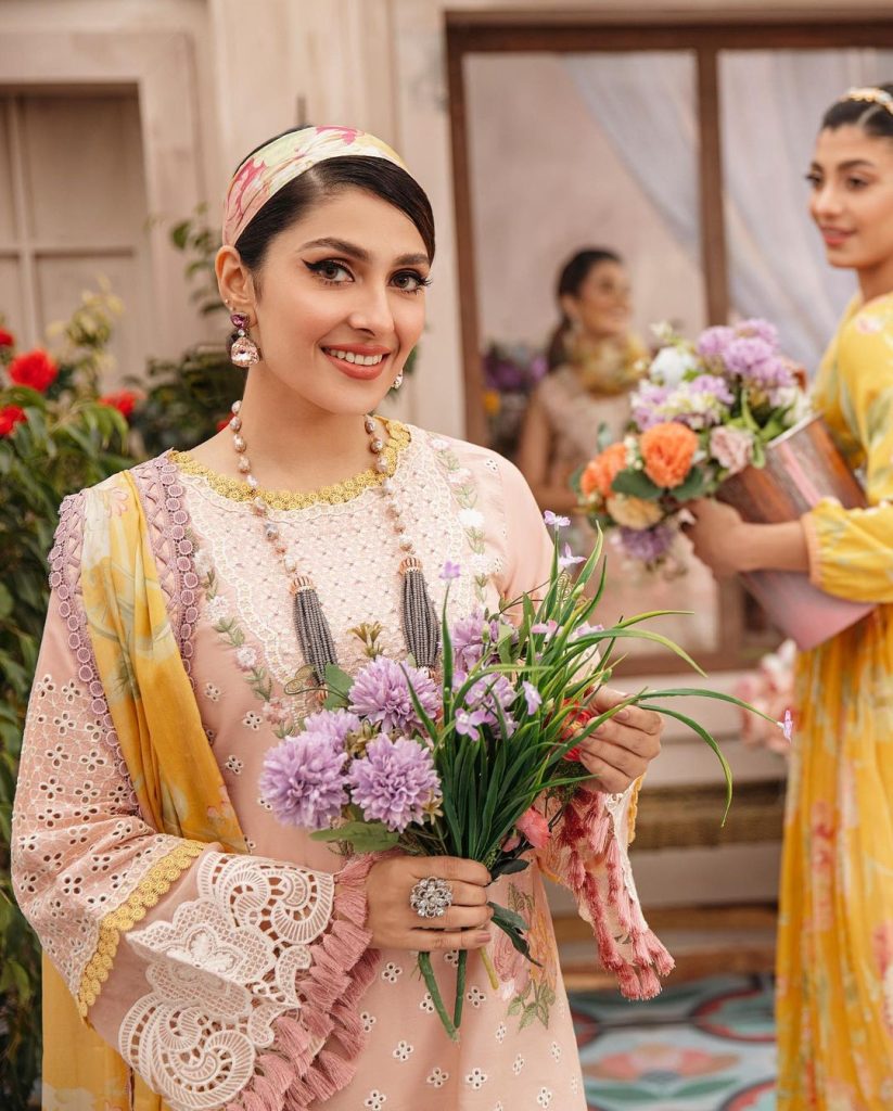Mushq Luxury Lawn Collection '22 Featuring Ayeza Khan | Reviewit.pk