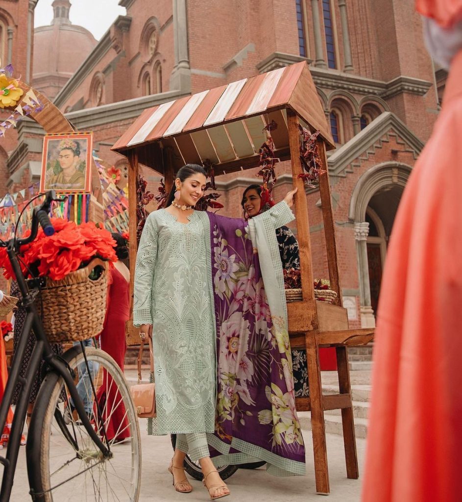 Mushq Luxury Lawn Collection '22 Featuring Ayeza Khan | Reviewit.pk