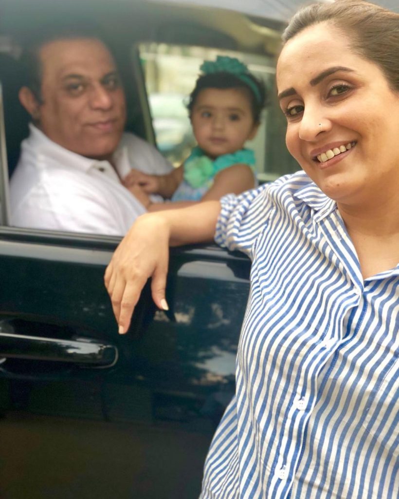 Actress Sabreen Hisbani Family Pictures | Reviewit.pk