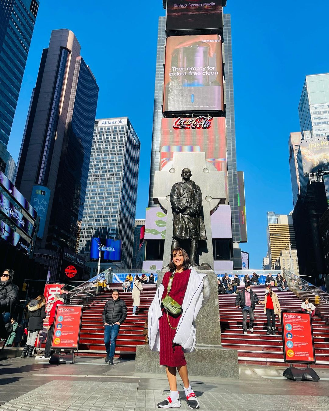 Actress Suzain Fatima’s Recent Clicks From USA | Reviewit.pk