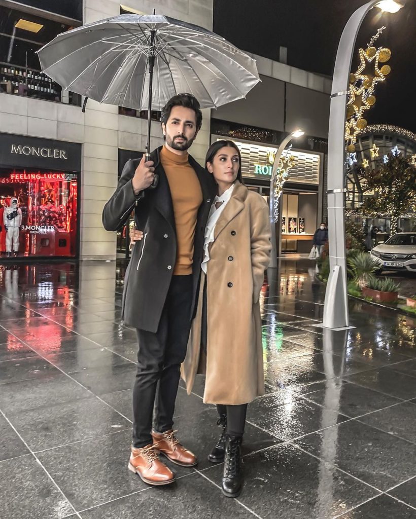 Rayan Taimoor Cries During Celebrity Parents' Photoshoot | Reviewit.pk