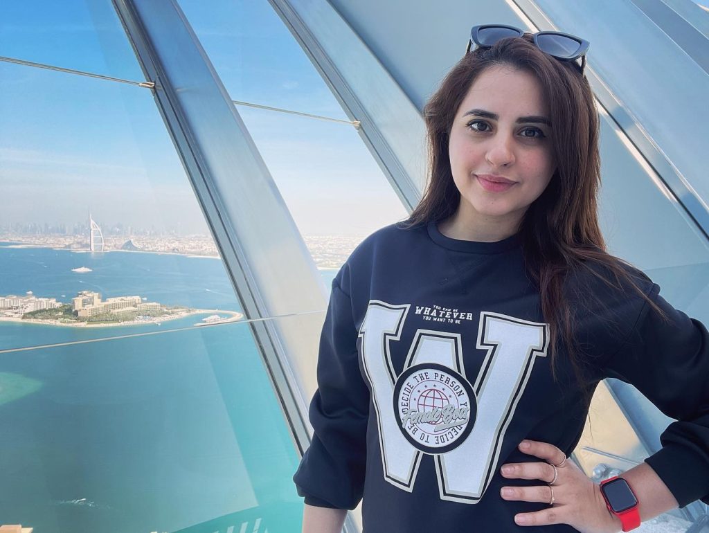 Fatima Effendi Latest Pictures with Her Husband | Reviewit.pk