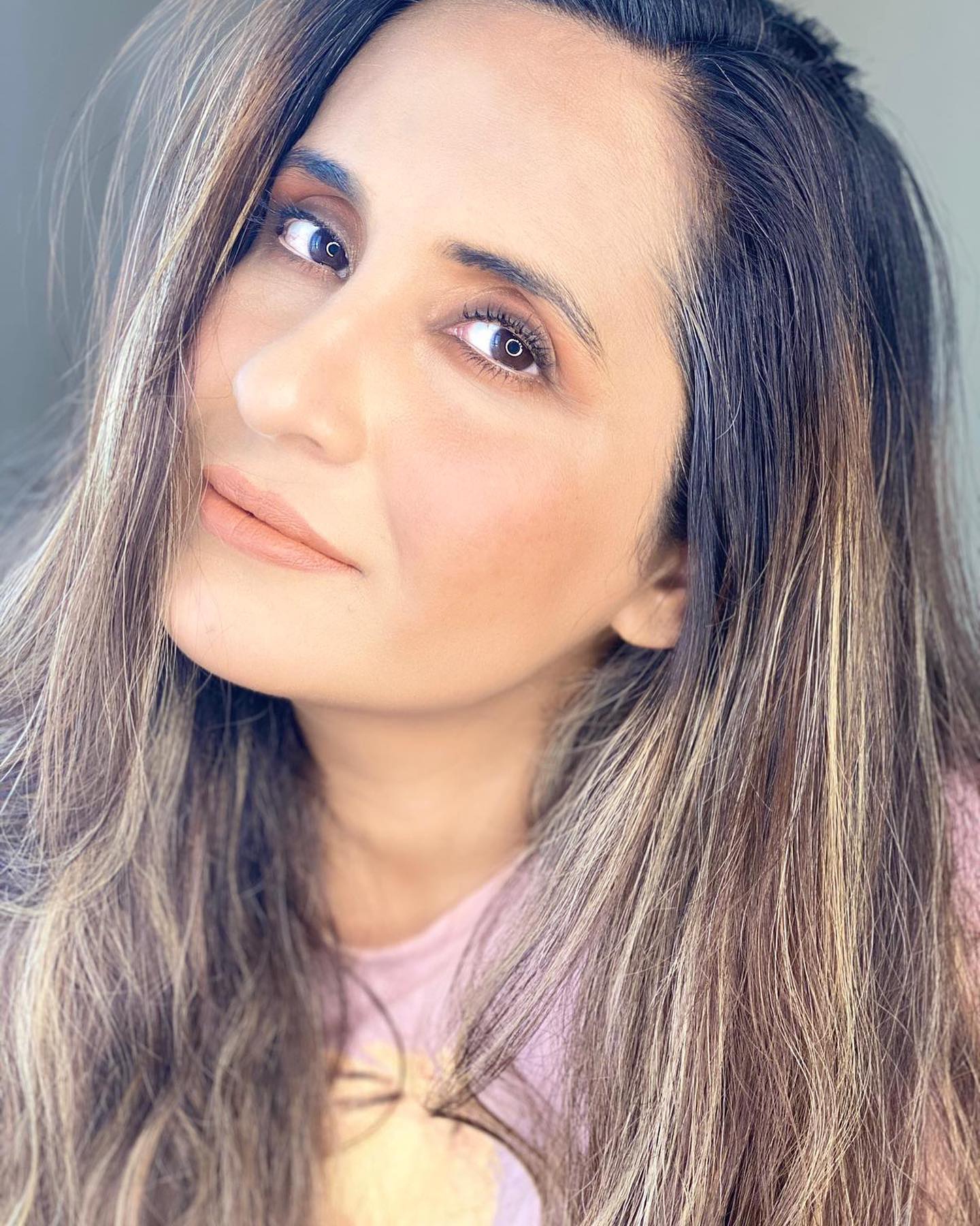 Actress Sabreen Hisbani Family Pictures | Reviewit.pk