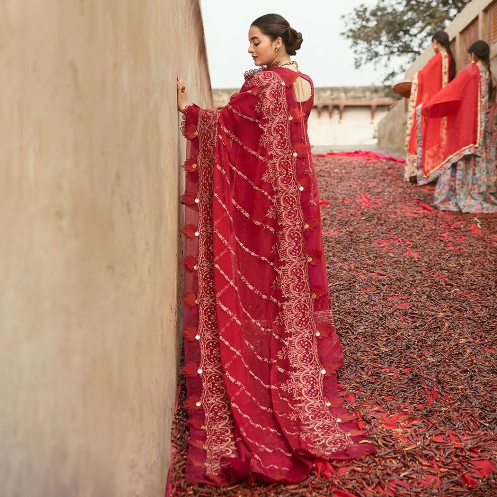 Afrozeh's Latest Eid Collection'22 Featuring Aiman Khan | Reviewit.pk