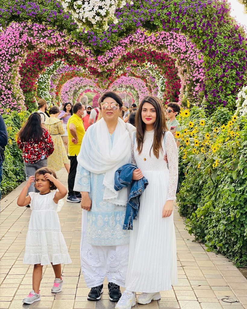 Actress Alizeh Tahir's Latest Beautiful Clicks From Dubai | Reviewit.pk