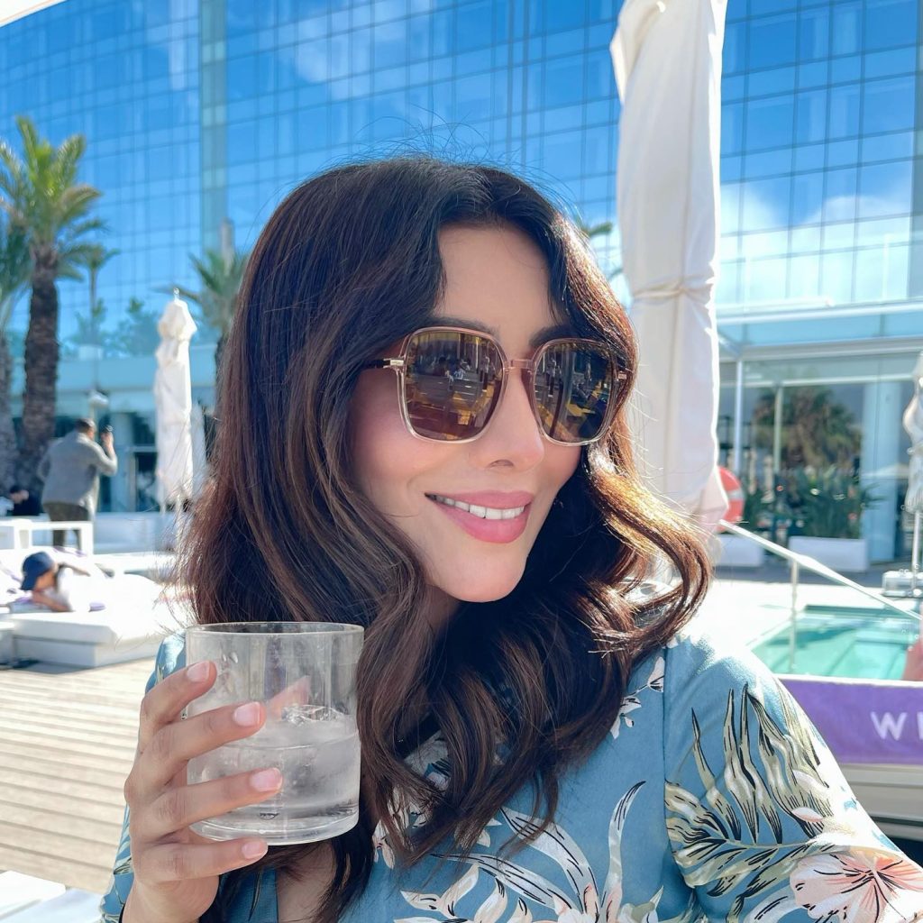 Actress Maira Khan's Latest Breathtaking Vacation Pictures | Reviewit.pk