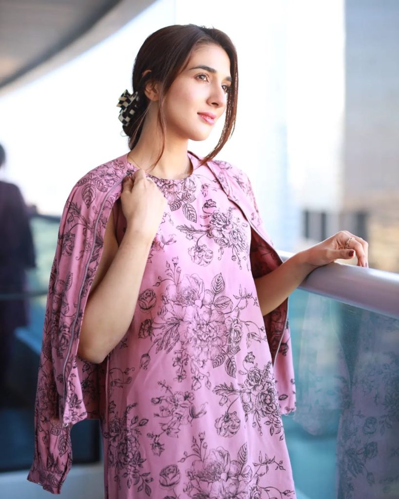 Rabab Hashim's Recent Beautiful Pictures From UAE | Reviewit.pk