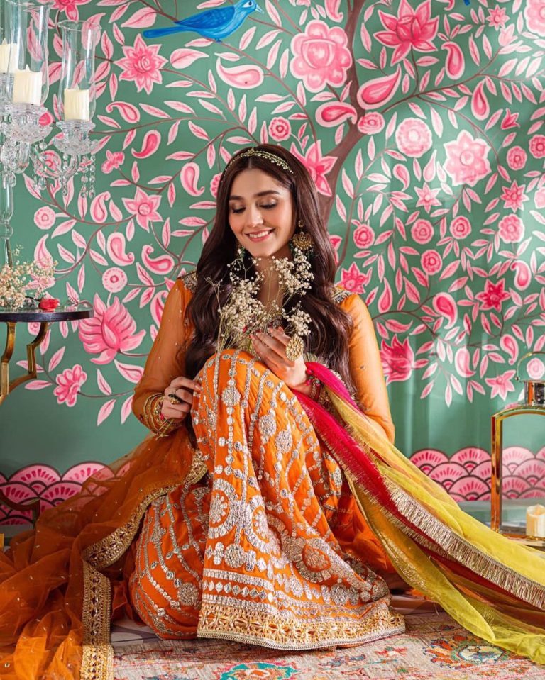 Dur e Fishan Is Nothing Short Of Royalty In Latest Clicks | Reviewit.pk