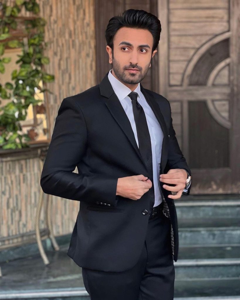 Hammad Shoaib Shocks Fans With Transformation Picture | Reviewit.pk