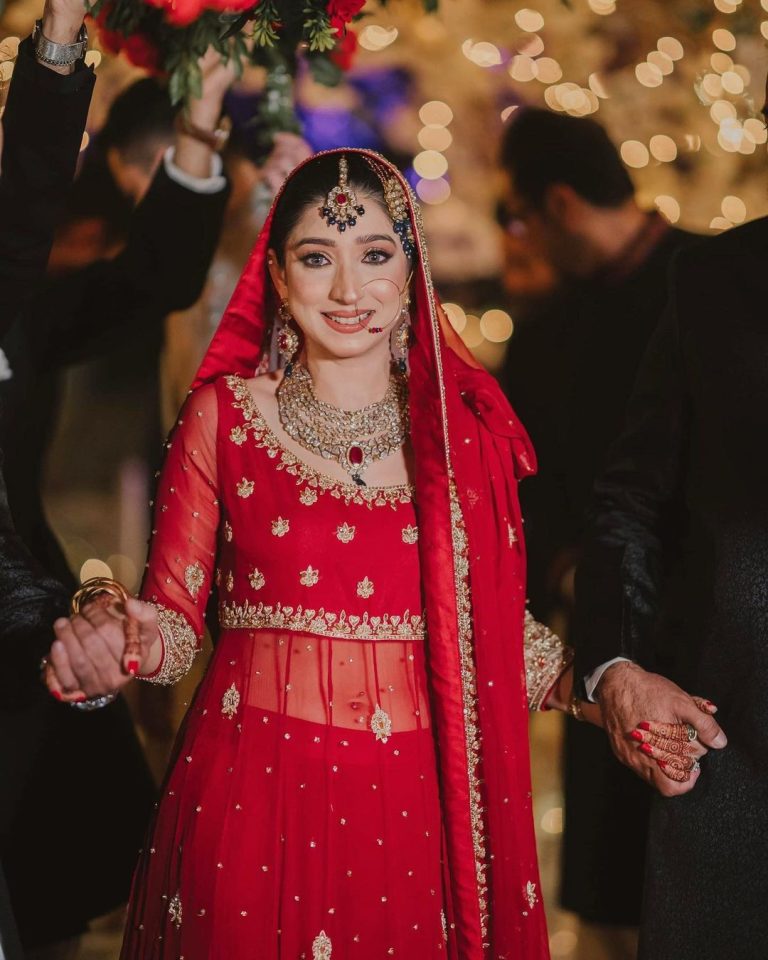HD Pictures of Mariyam Nafees From Her Wedding | Reviewit.pk