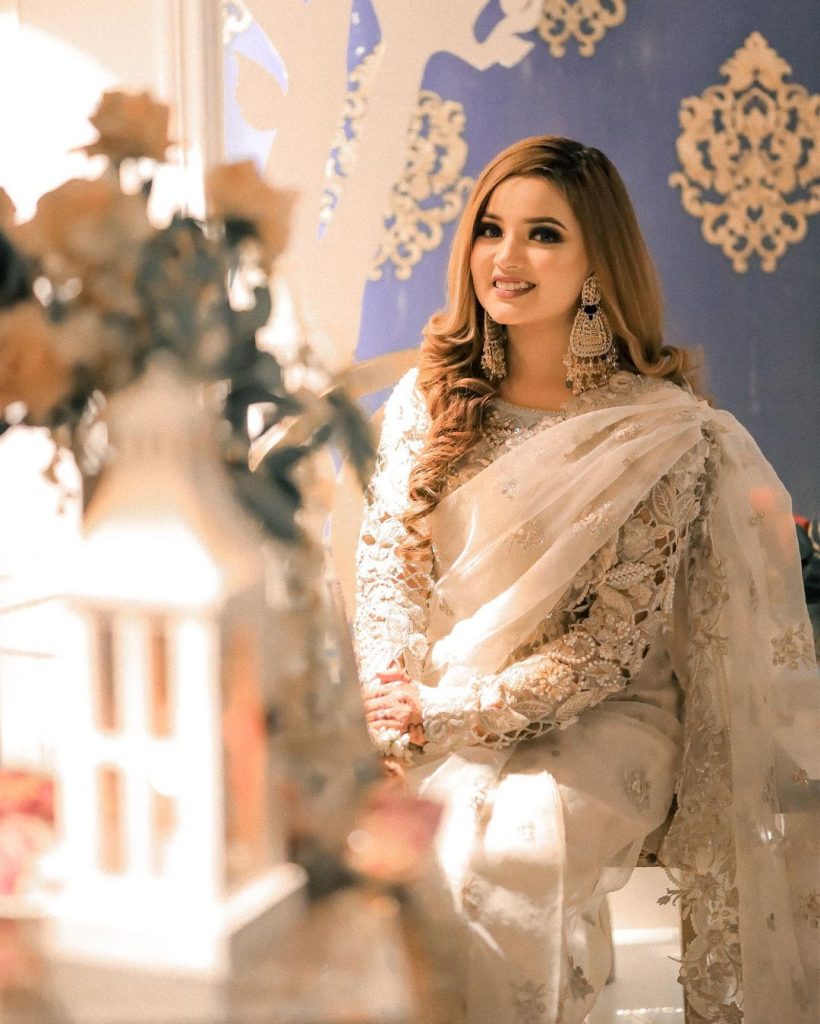 Tiktoker Rabeeca Khan's Beautiful Family Pictures | Reviewit.pk