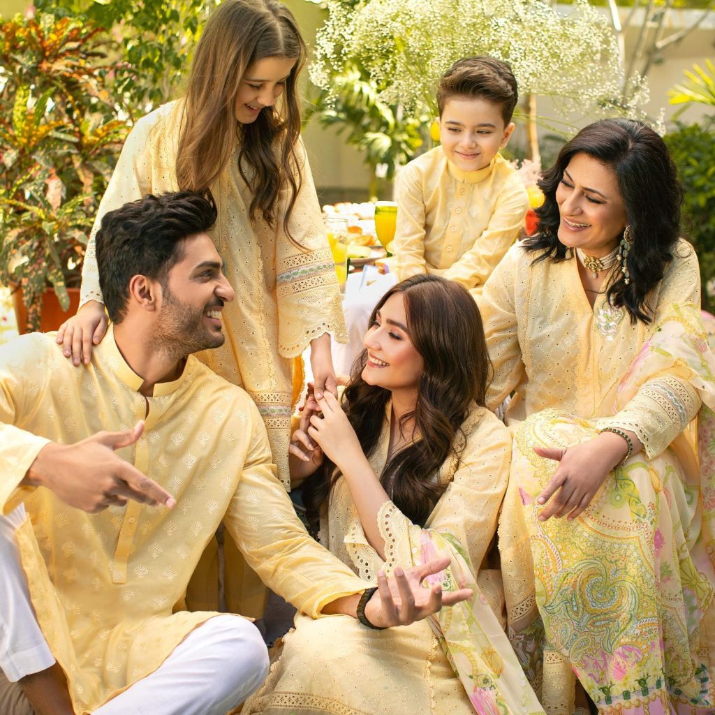 Dur e Fishan And Saba Hameed Give Pure Family Vibes In Latest Shoot ...