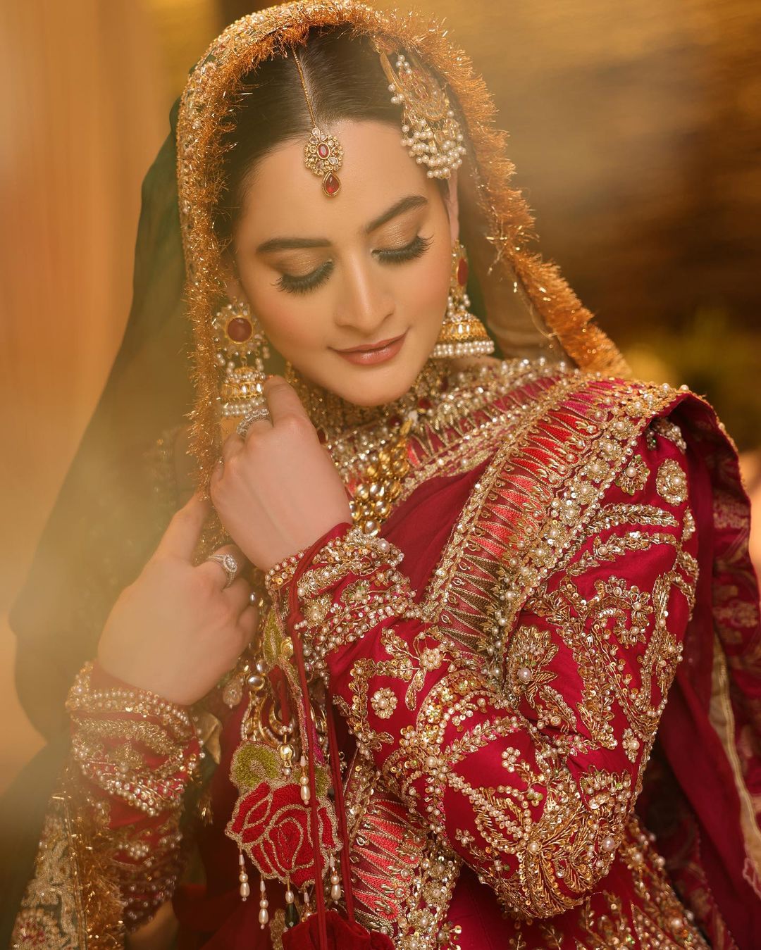 Aiman Khan Exudes Royalty In Her Latest Bridal Shoot | Reviewit.pk