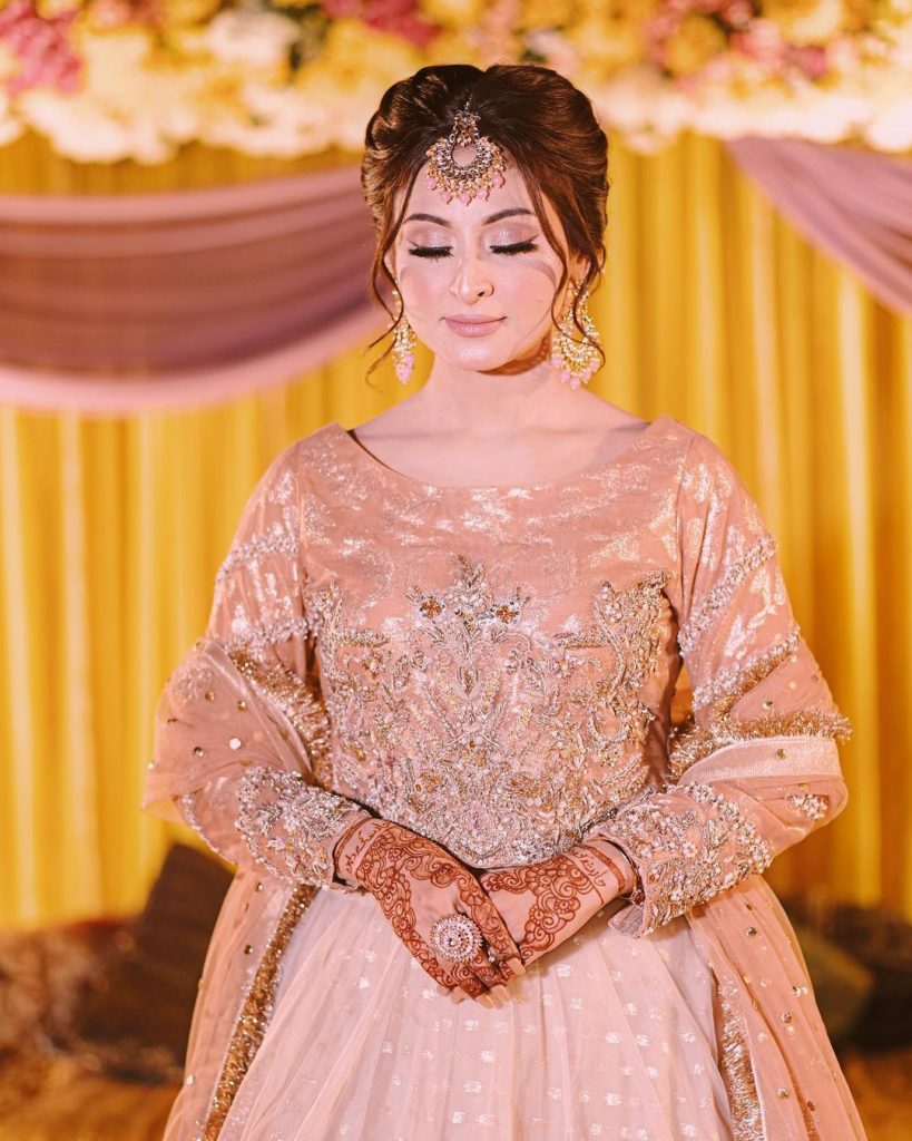 Intiqam Famed Actress Aruba Mirza Dholki Pictures | Reviewit.pk