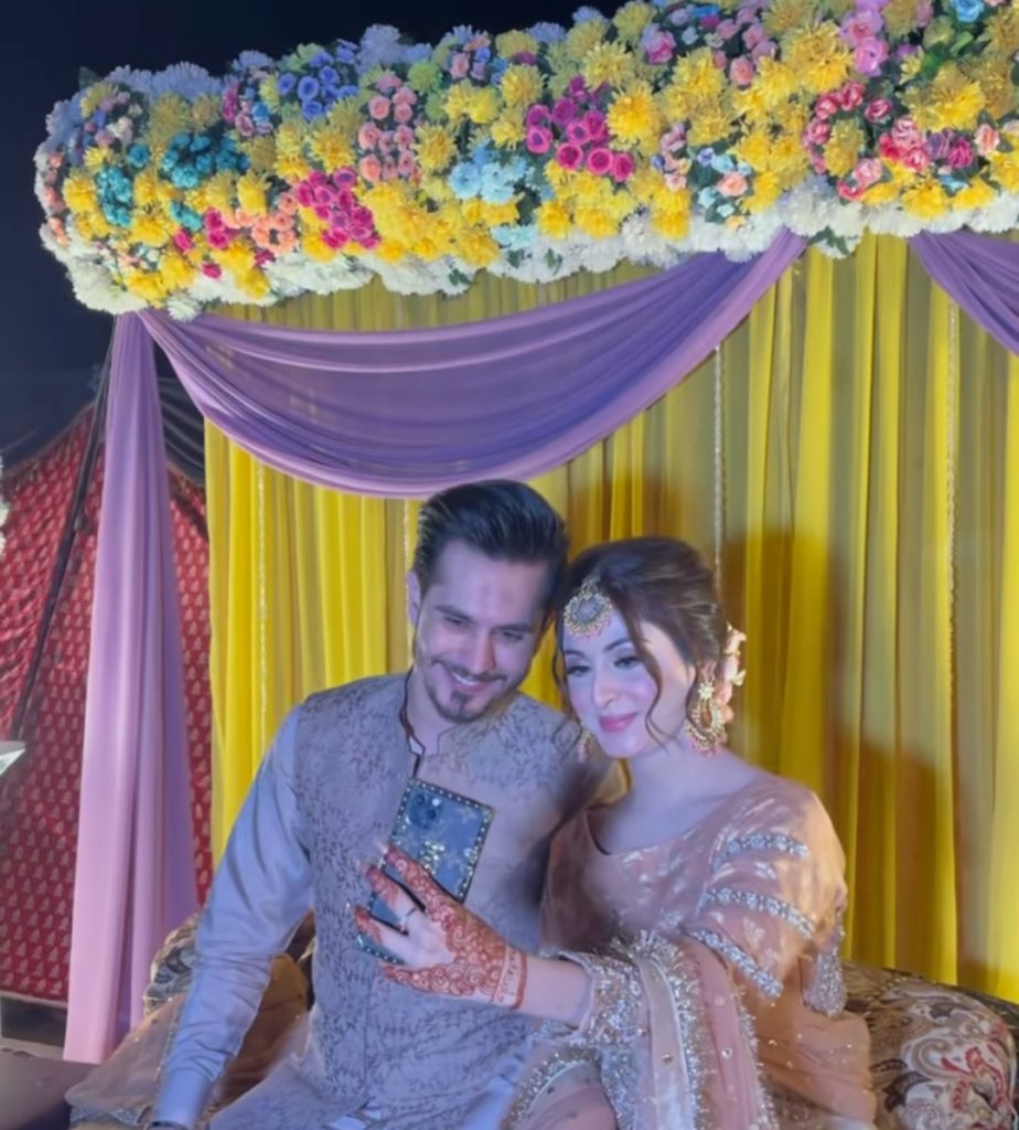 Intiqam Famed Actress Aruba Mirza Dholki Pictures | Reviewit.pk