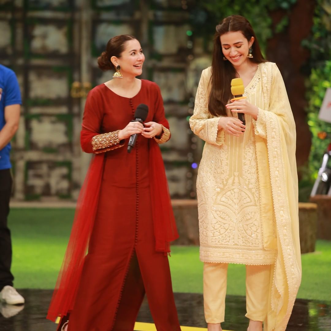 Hania Aamir And Ali Rehman Khan’s Captivating Clicks From JPL | Reviewit.pk