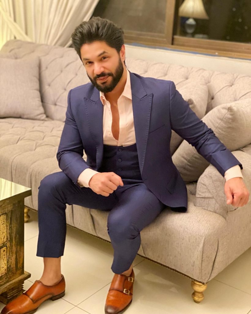 Celebrities Spotted At Choreographer Hasan Rizvi's Birthday | Reviewit.pk