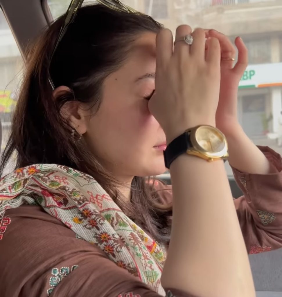 Hania got Teary Eyed While Receiving Prayers After Her Kind Act ...