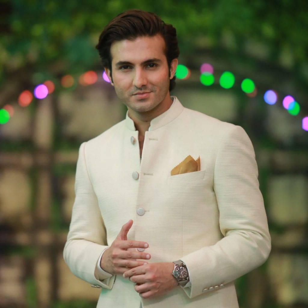 Shehroz Sabzwari, Sadaf Kanwal And Kinza Hashmi's Clicks From JPL ...