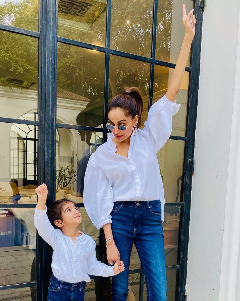 Mehreen Syed’s Recent Picture With Her Son Confuses Public | Reviewit.pk