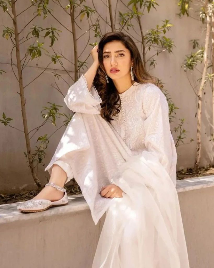 Mahira Khan's Latest Looks Are Eid Inspiration | Reviewit.pk